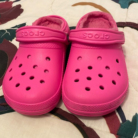CROCS | Shoes | Fuzzlined Crocs Hot Pink | Poshmark